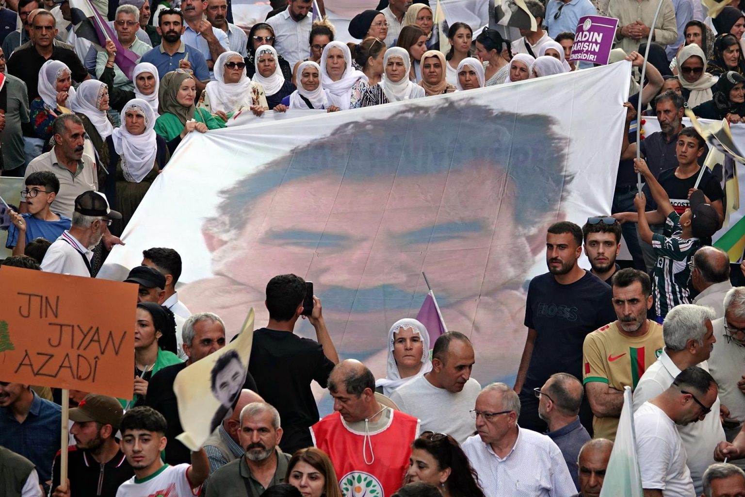 Abdulá Ocalán se ofrece como mediador entre Ejército sirio y FDS - KCH FM