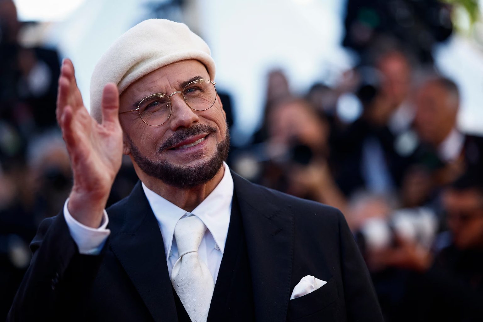 La boina de John Travolta revoluciona Cannes 2026 y recibe Palma de Oro ...