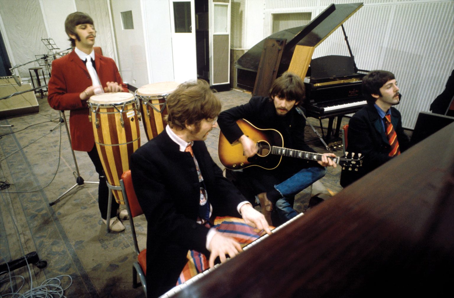Sgt. Pepper’s de Los Beatles: el disco que cambió el rock para siempre ...