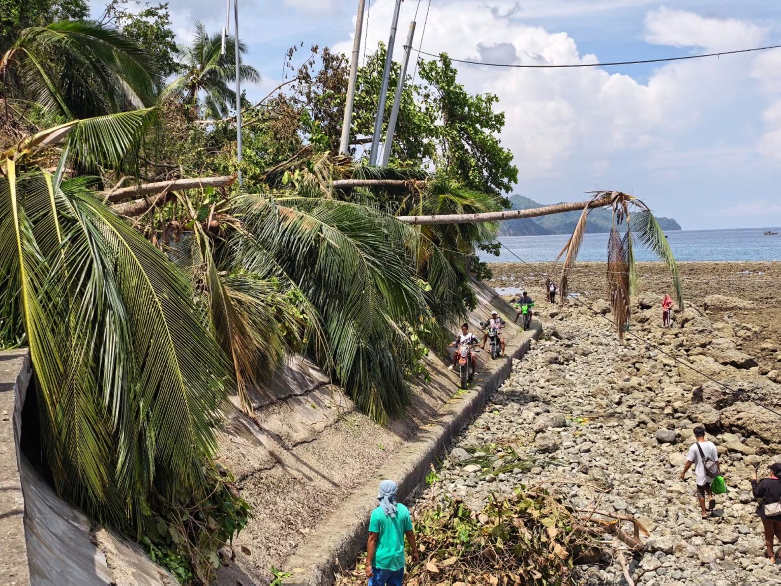 Filipinas: 61 fallecidos y 40 desaparecidos tras el terremoto en ...