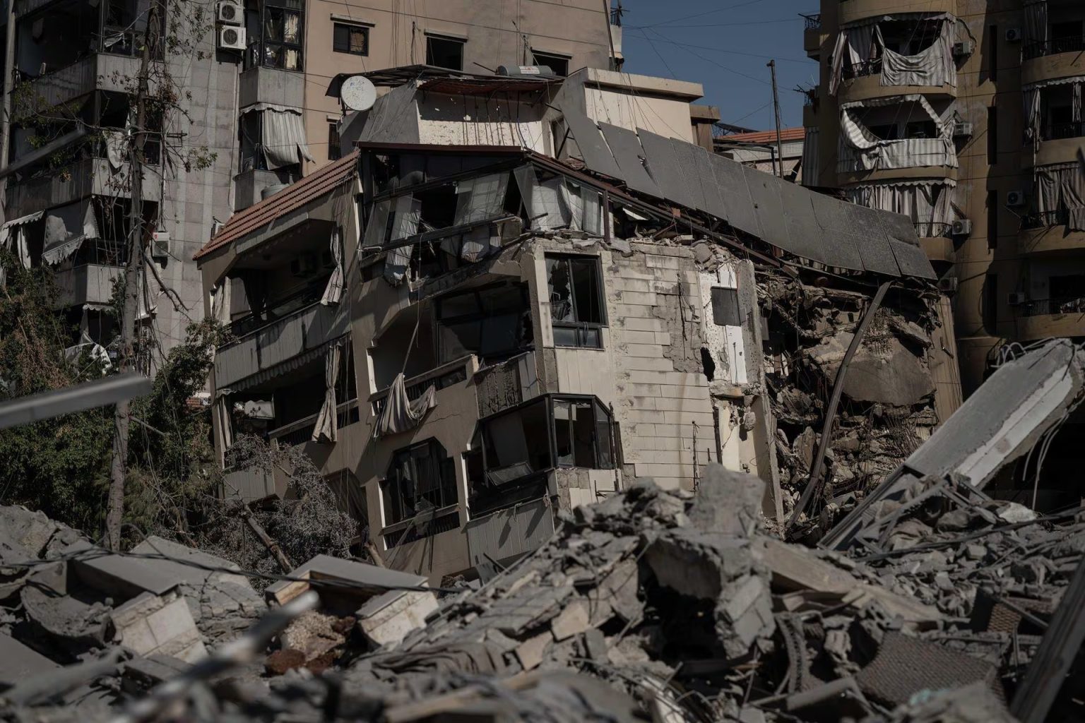 Israel bombardea bastión de Hezbolá en Beirut en plenas negociaciones ...