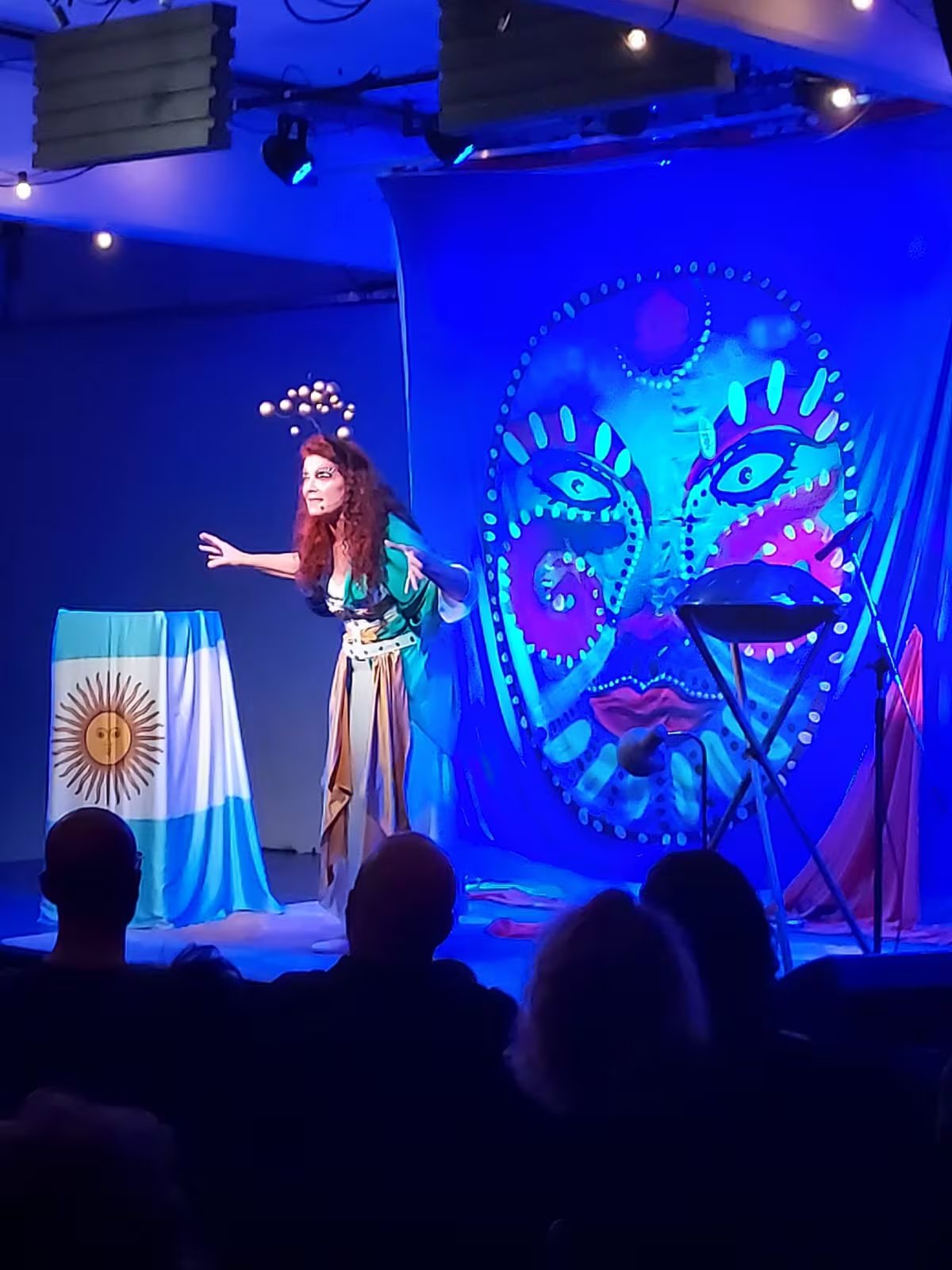 Katja Alemann presenta 'Shambhala': un espectáculo crítico sobre la ...