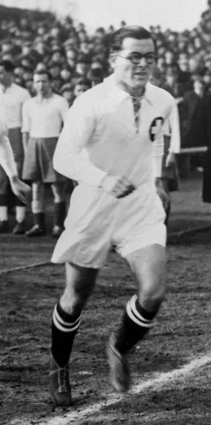 El primer goleador de Suiza en Mundiales jugó con lentes por su mala ...