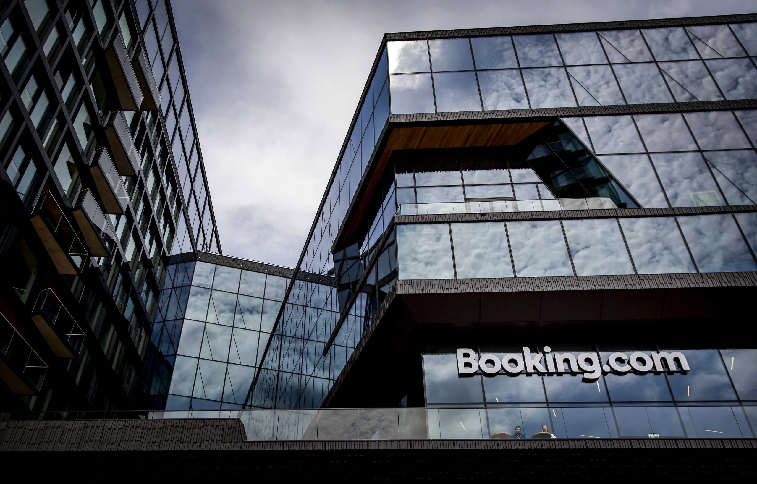 Hoteles se unen contra Booking: demanda millonaria por comisiones ...