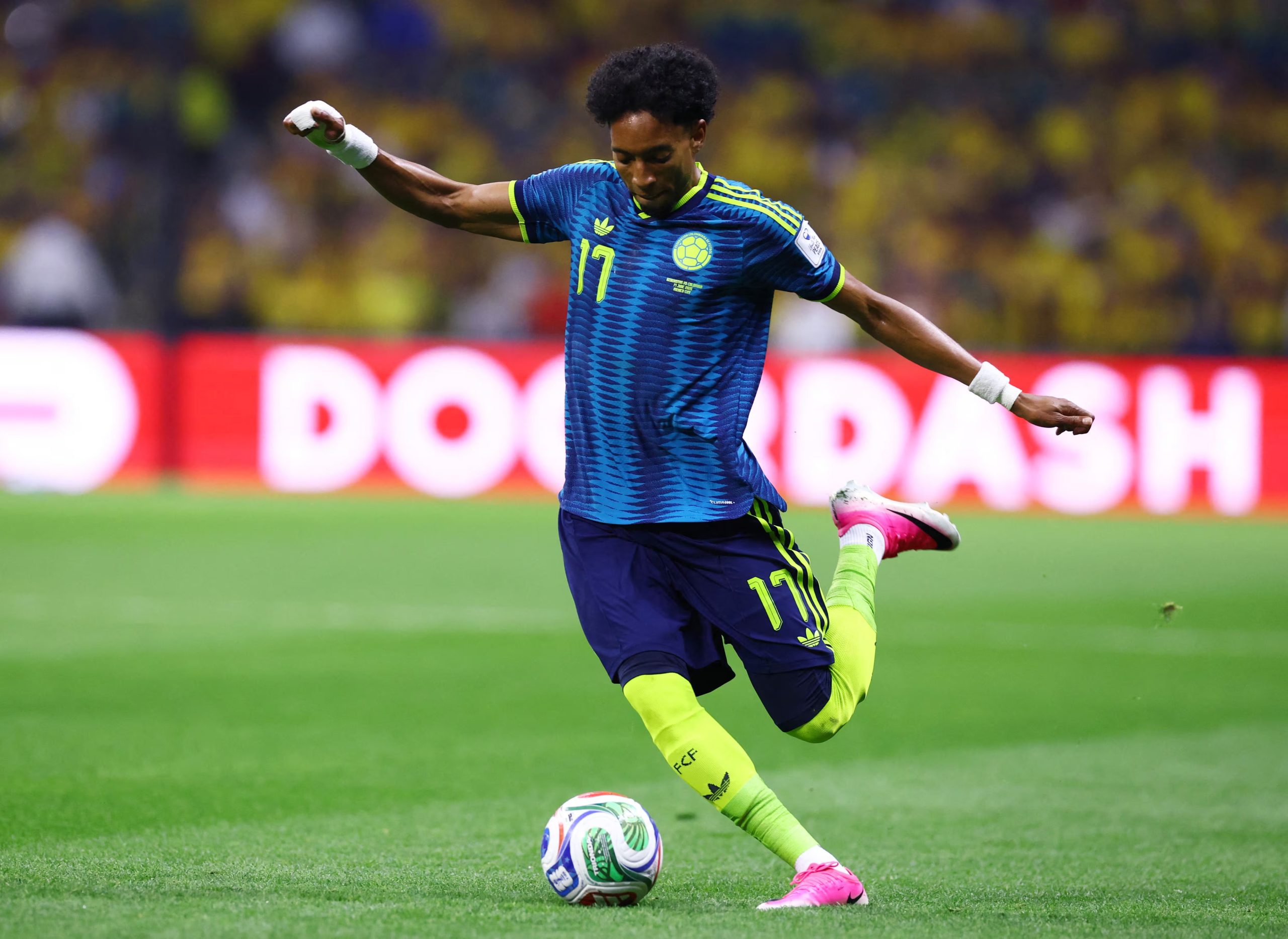 Colombia vence a Uzbekistán y las redes explotan con memes de James y ...