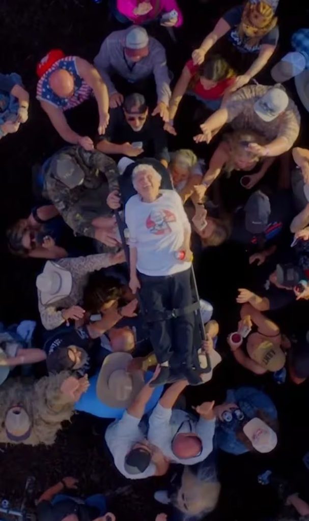 Pauline Kana, la 'Gangster Granny' de 99 años que conquistó el crowd ...